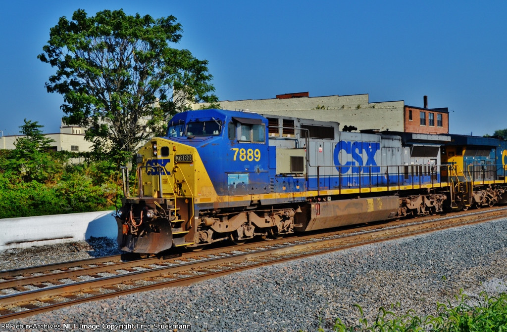 CSX 7889 leads Q299.